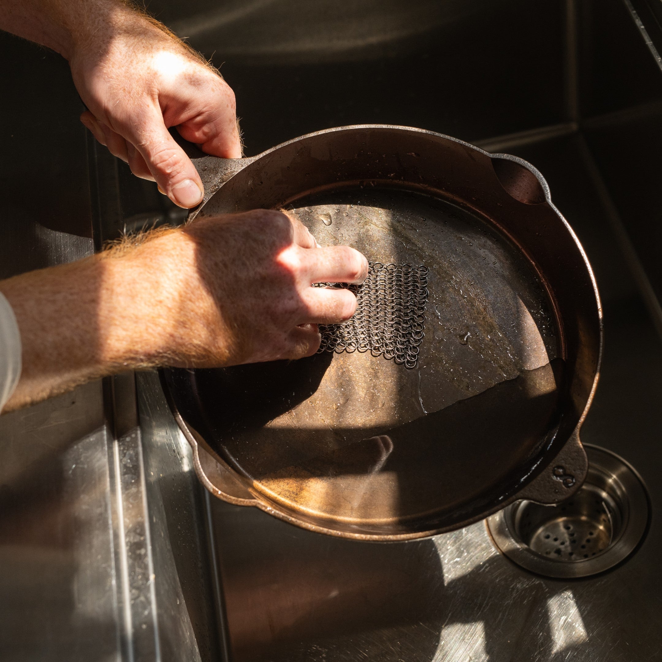 Chainmail Scrubber | Lancaster Cast Iron